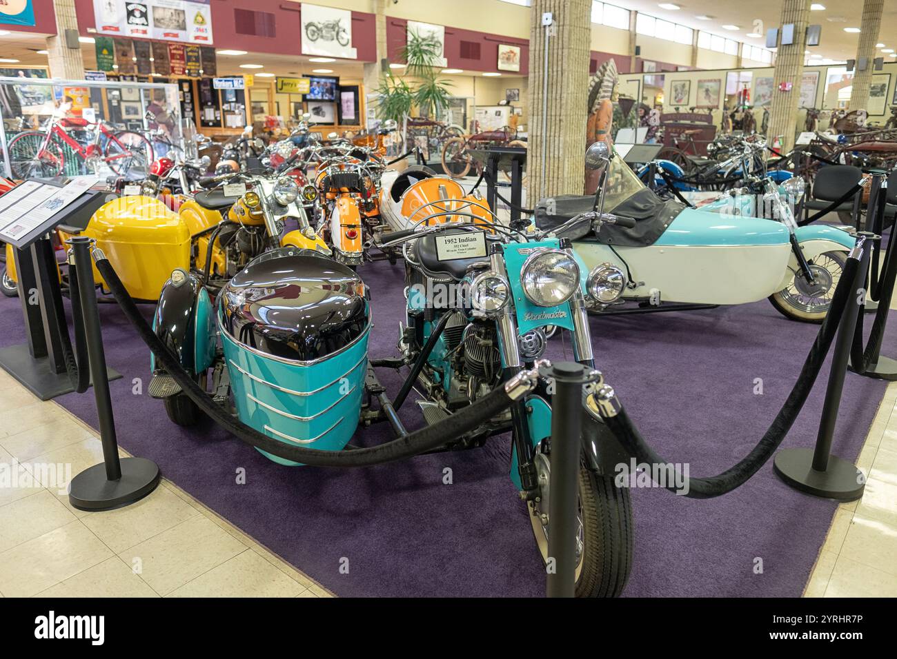 Indian motorcycles and sidecar hi-res stock photography and images - Alamy