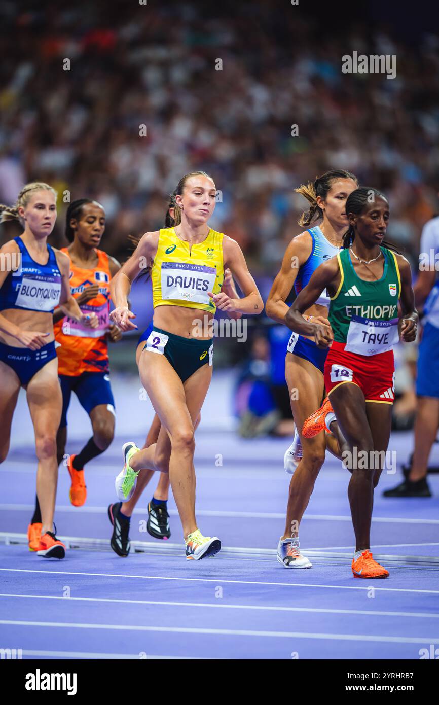 Rose Davies participating in the 5000 meters at the Paris 2024 Olympic ...