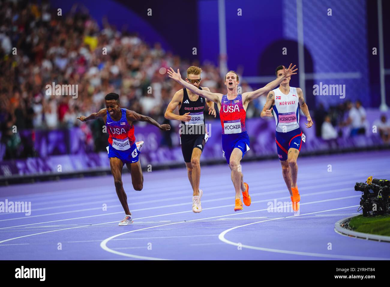 Cole Hocker winning in the 1500 meters at the Paris 2024 Olympic Games ...