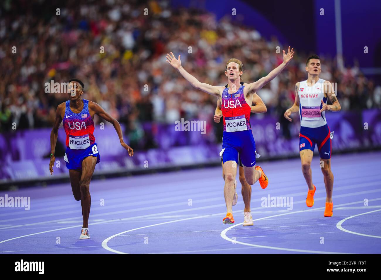 Cole Hocker winning in the 1500 meters at the Paris 2024 Olympic Games ...