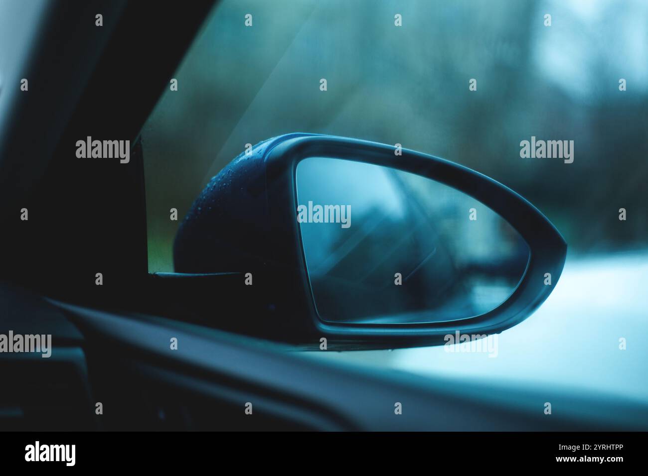Black mirror car hi-res stock photography and images - Alamy