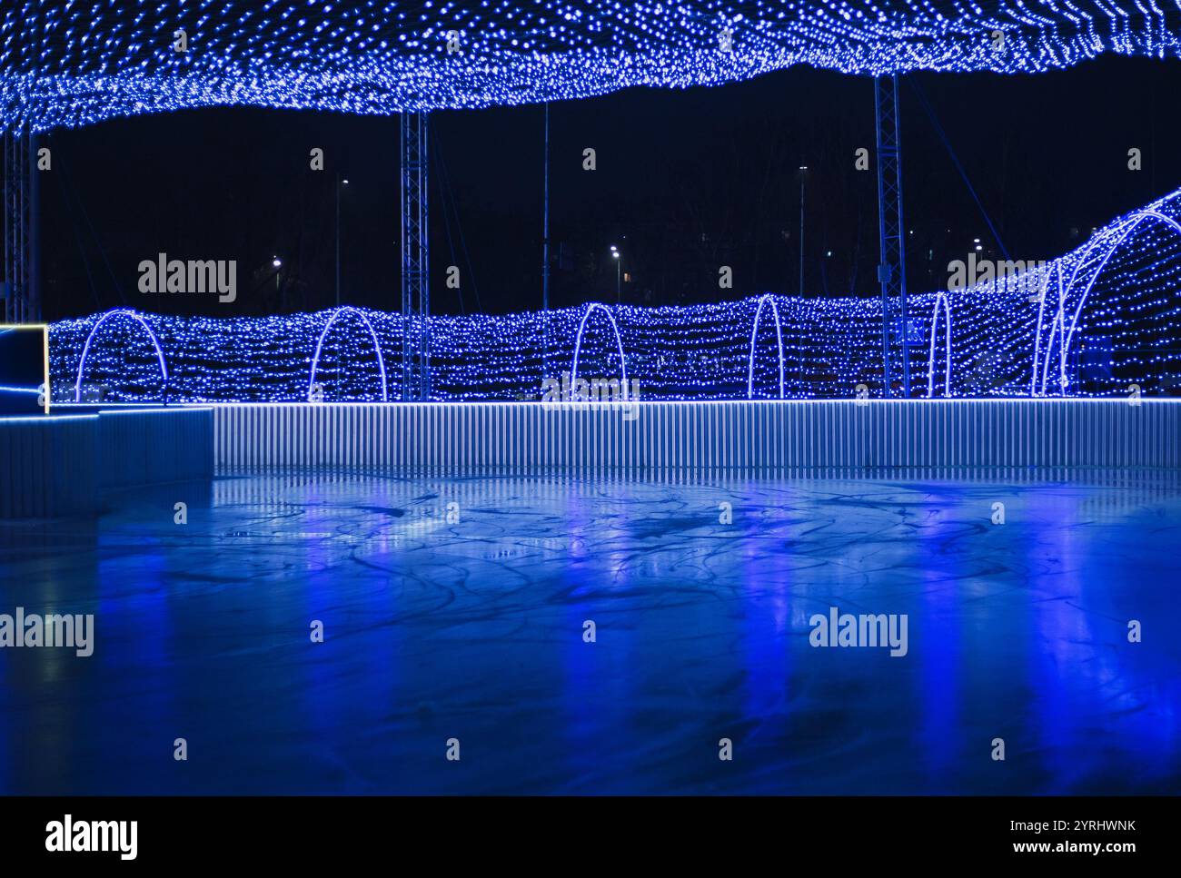 Night skating rink hi-res stock photography and images - Alamy