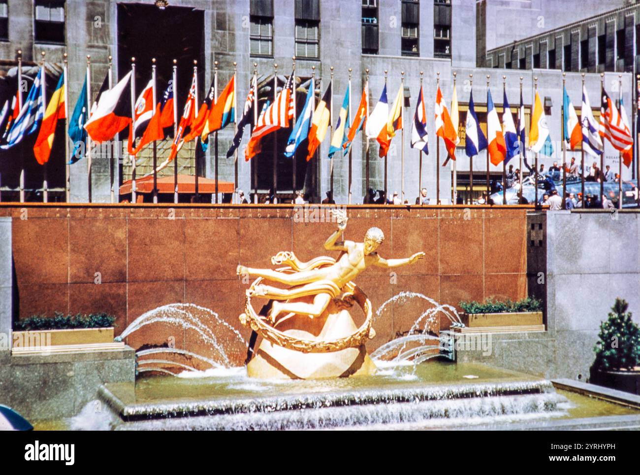Bronze sculpture of Prometheus by Paul Manship 1934, Rockefeller Plaza ...