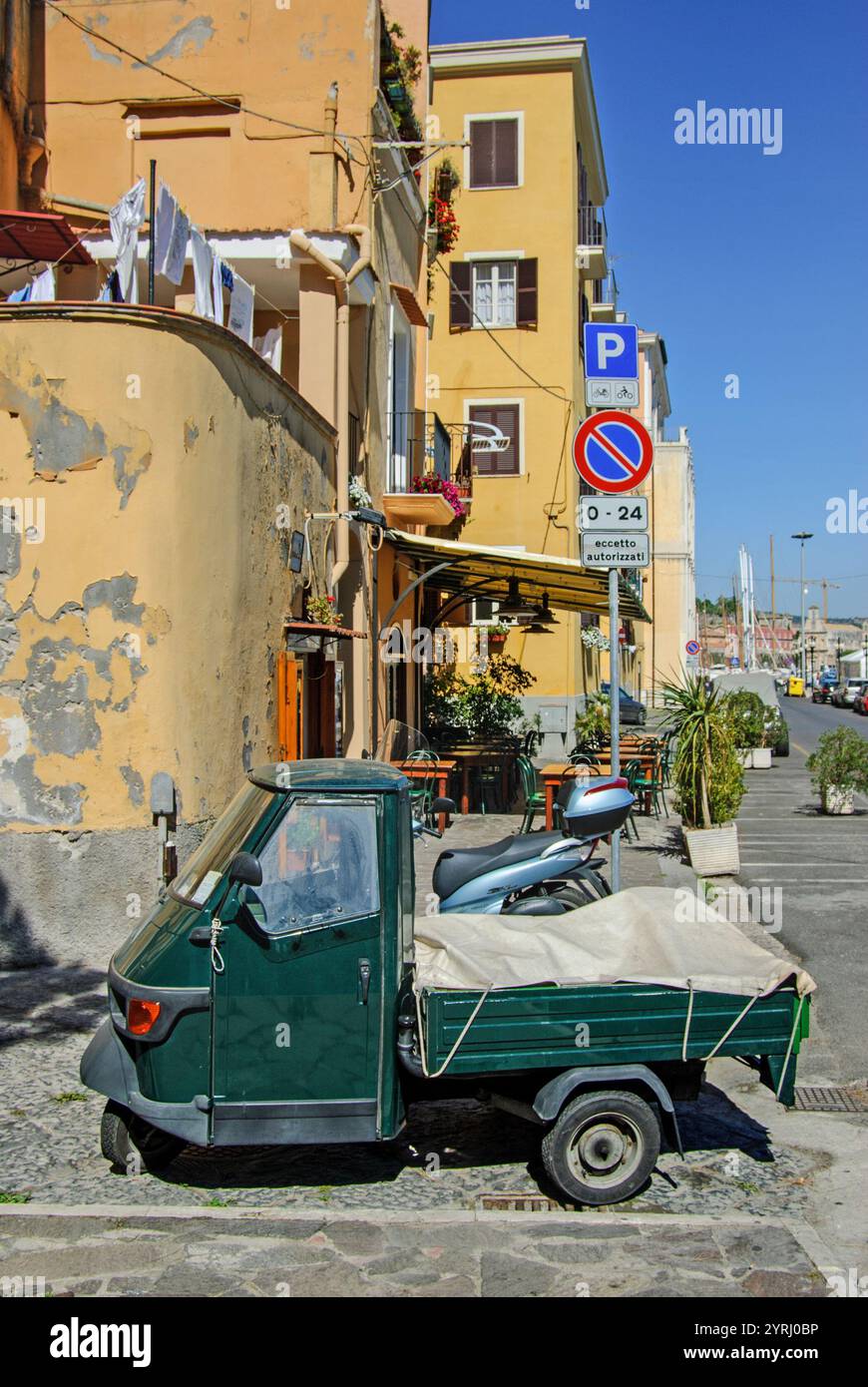 Piaggio ape 50cc hi-res stock photography and images - Alamy