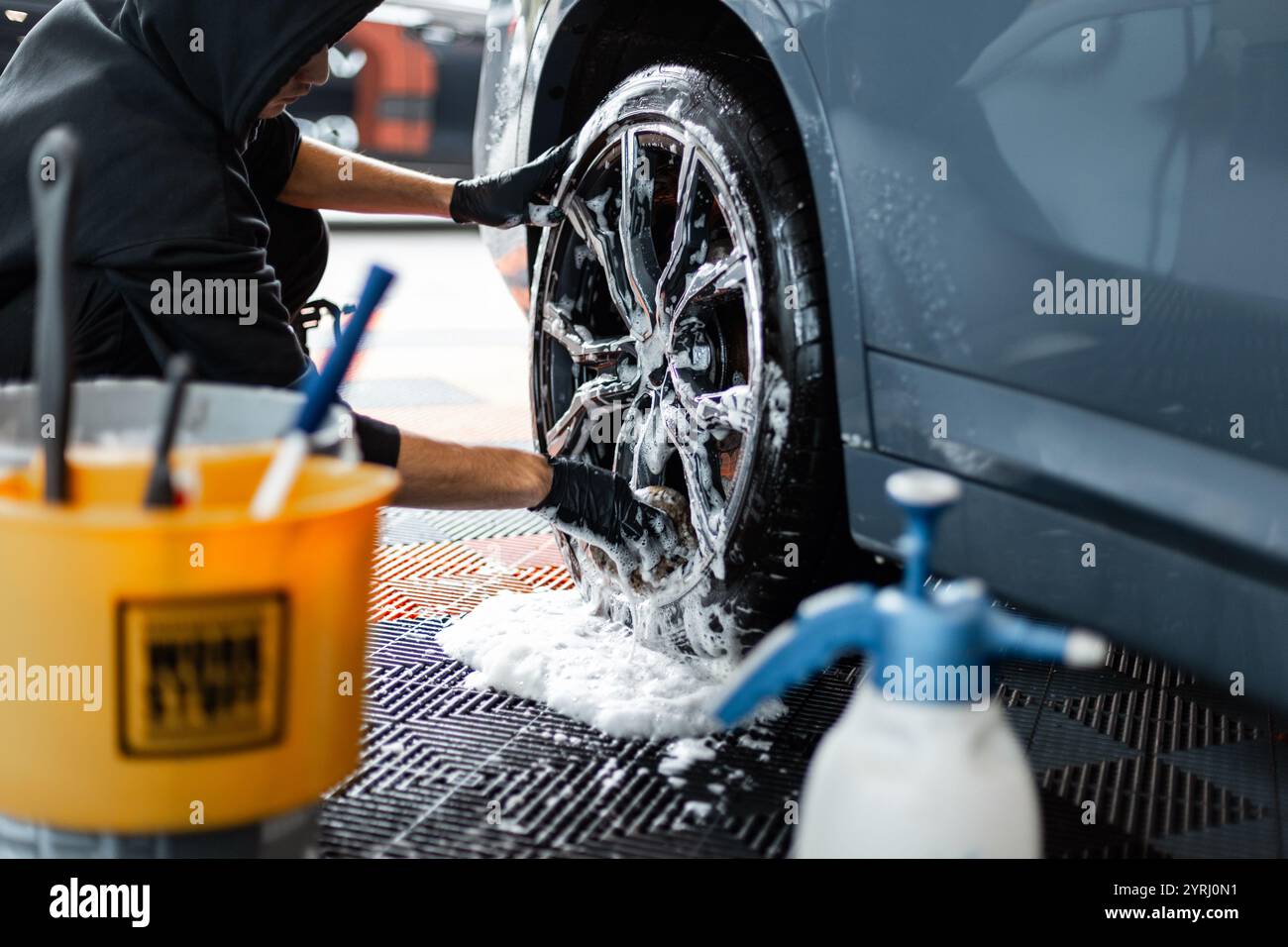 Car detailing studio hi-res stock photography and images - Alamy