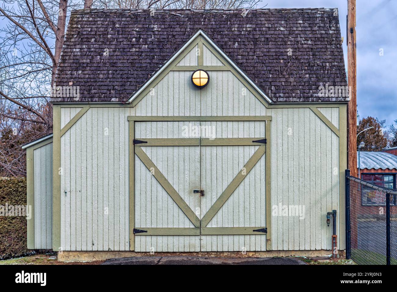 Grenville Canal car garage Stock Photo - Alamy