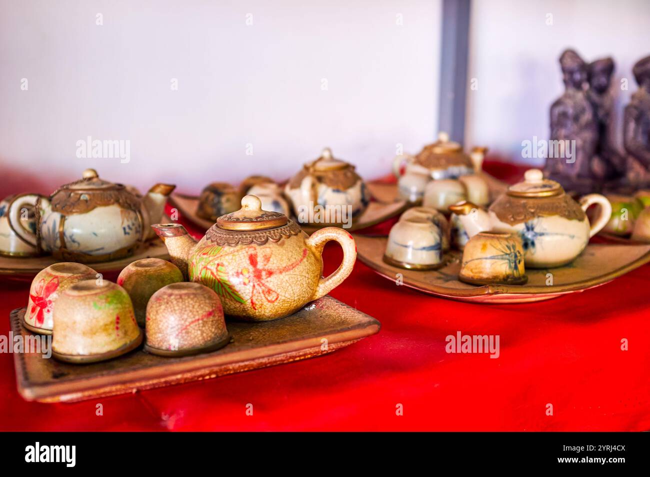 Antique tea sets hi-res stock photography and images - Alamy