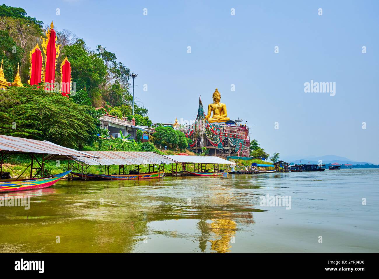 Phra Chiang Saen Si Phaendin temple of Mekong river, Golden Triangle ...