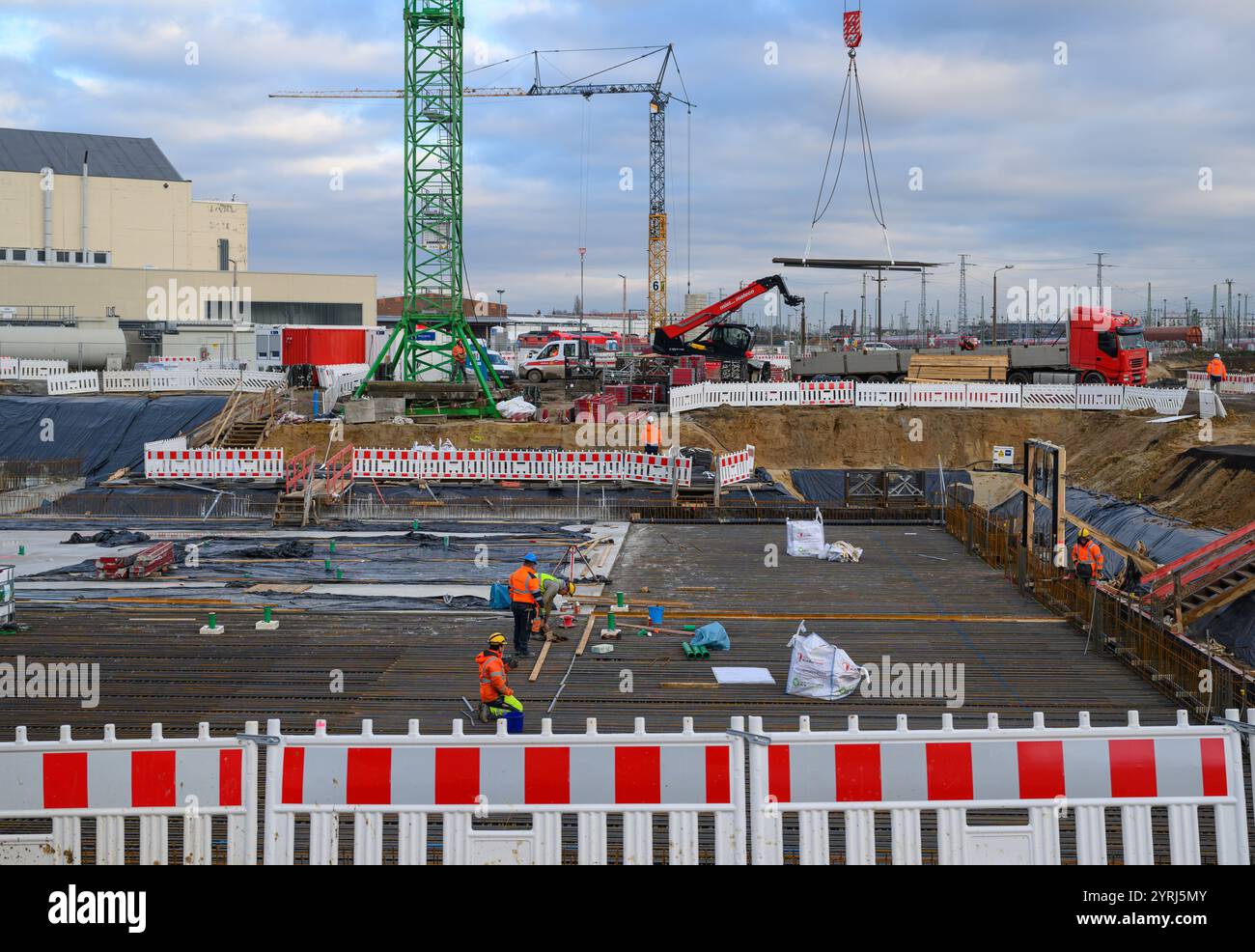 Cottbus, Germany. 03rd Dec, 2024. The construction site for Hall 1 of ...