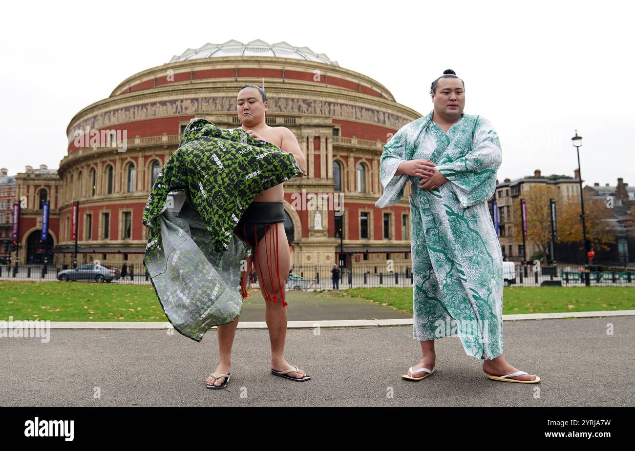 Sumo wrestlers Kitanowaka Daisuke (right) and Fukutsuumi Akira outside ...