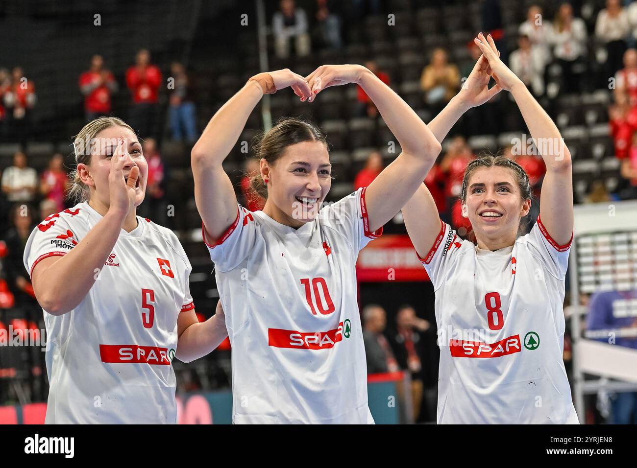 Lisa Frey (Schweiz, #05), Daphne Gautschi (Schweiz, #10), Mia Sofia ...