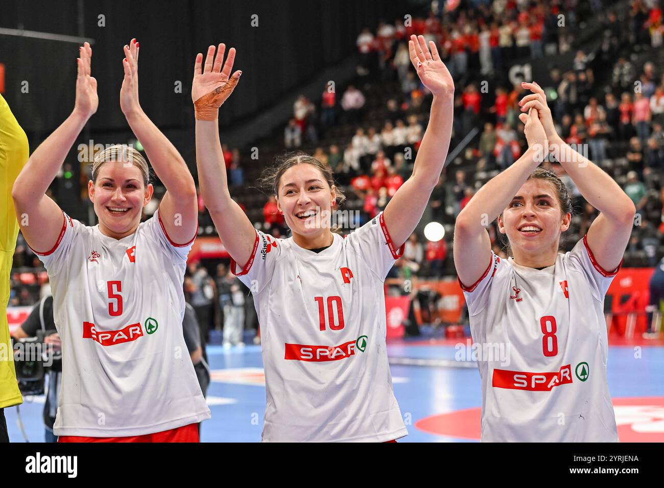 Lisa Frey (Schweiz, #05), Daphne Gautschi (Schweiz, #10), Mia Sofia ...
