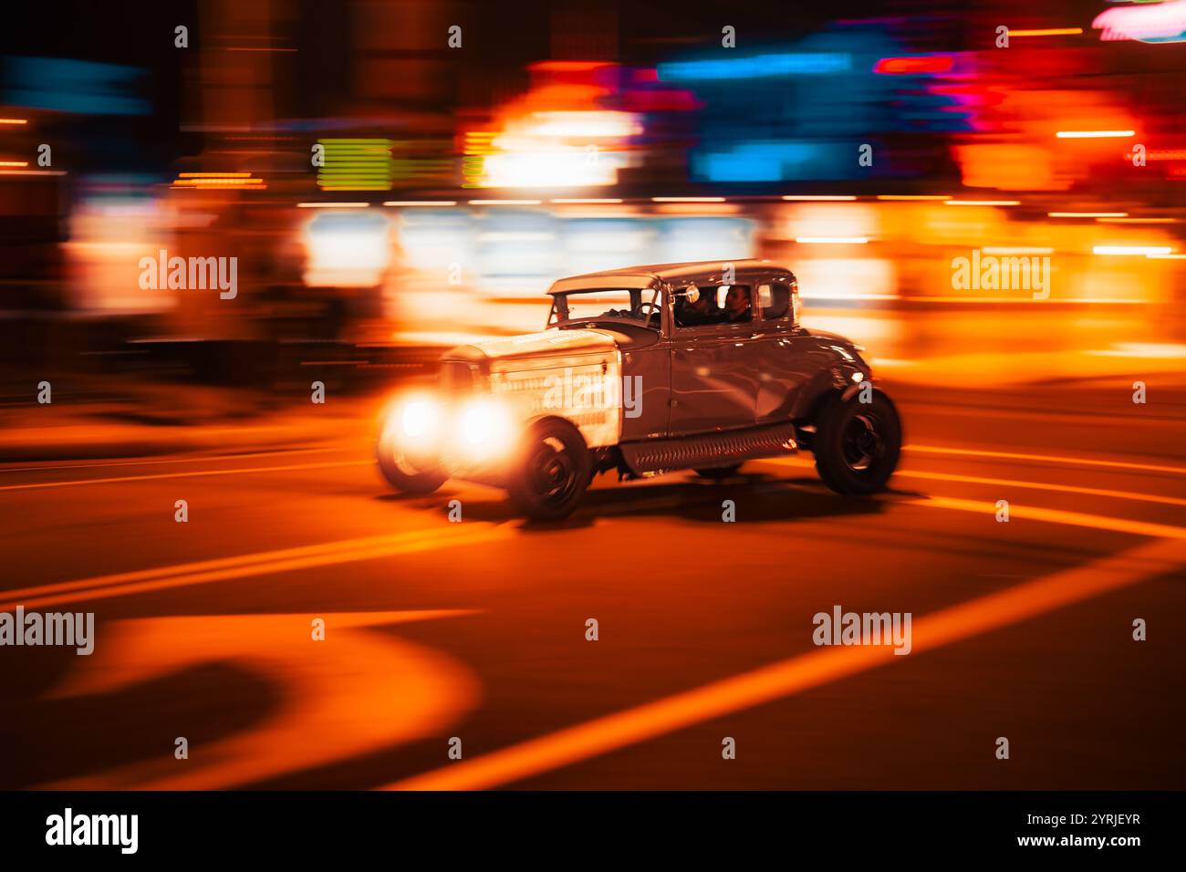 Classic streetlights hi-res stock photography and images - Alamy