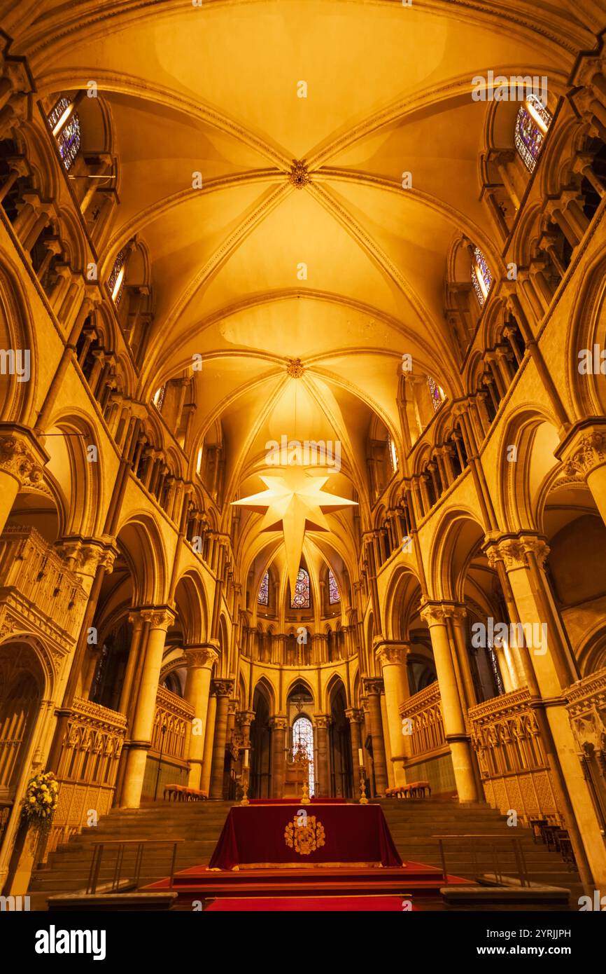 Christmas cathedral choir uk hi-res stock photography and images - Alamy