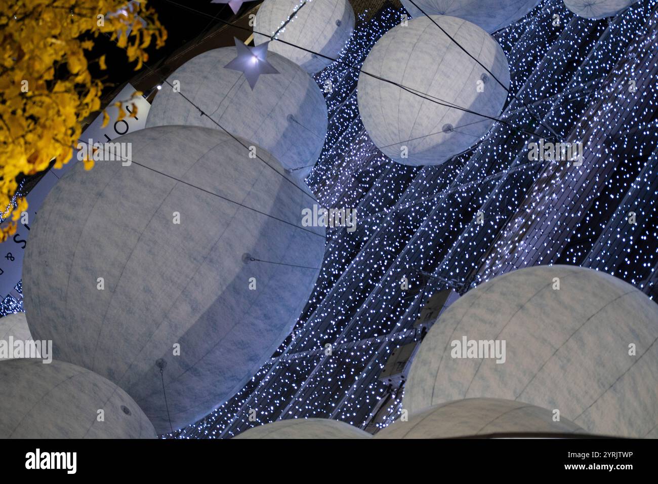 Festive 2024 hi-res stock photography and images - Alamy