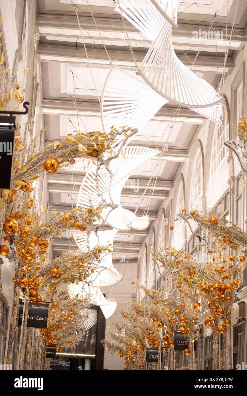 Luxury festive season hi-res stock photography and images - Alamy