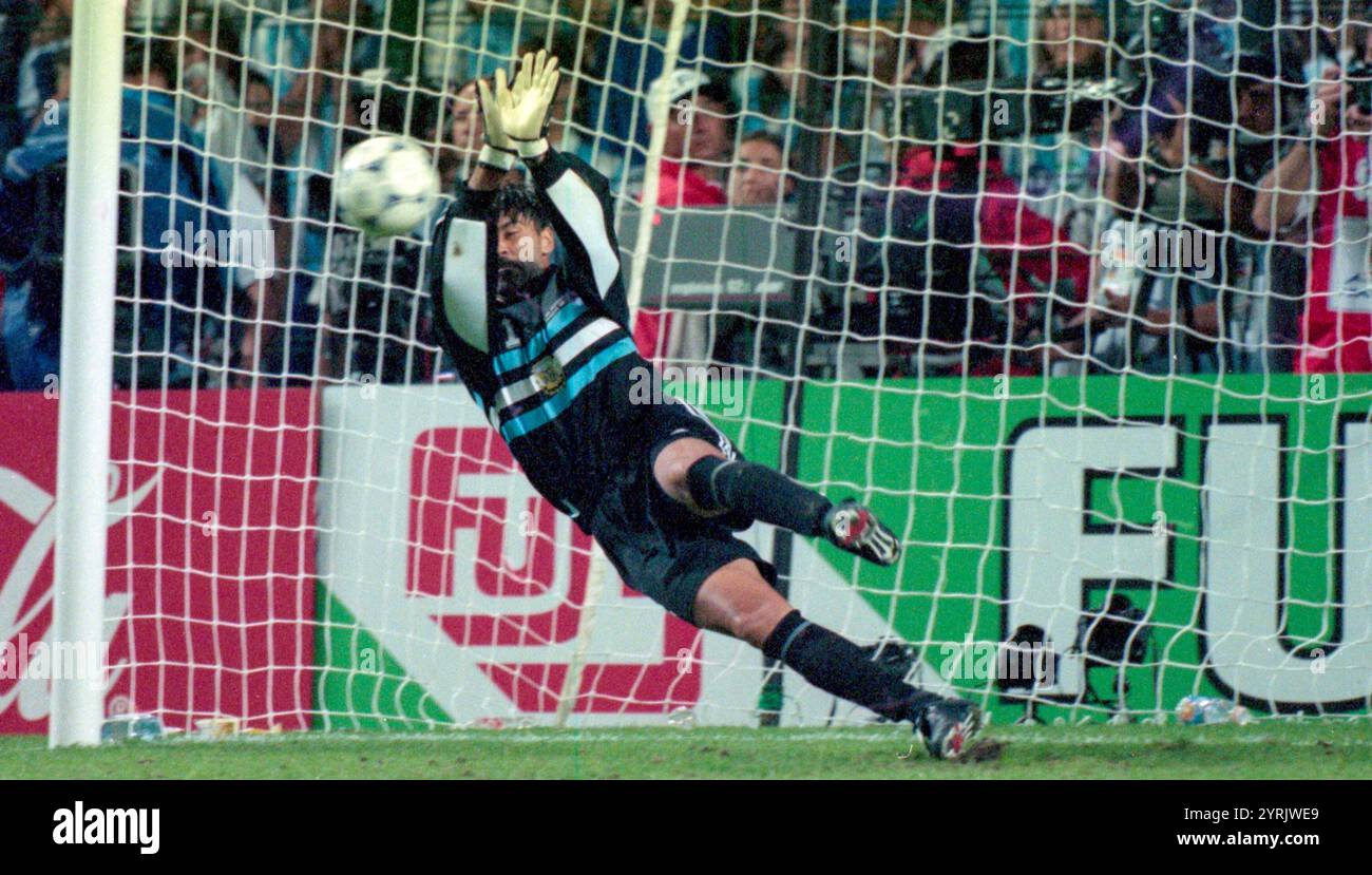 Roa 1998 hi-res stock photography and images - Alamy