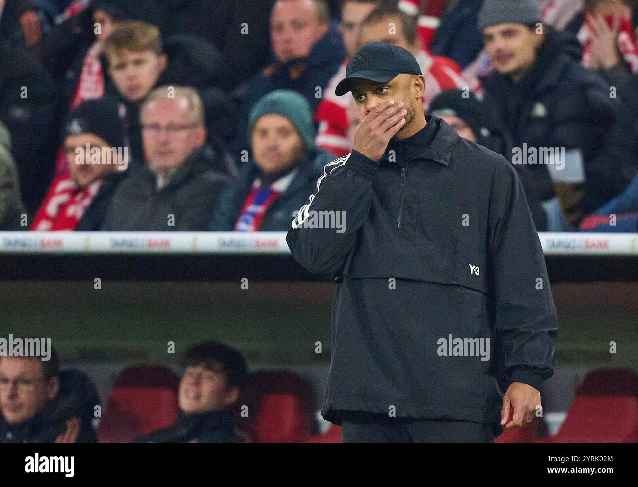 Trainer Vincent Kompany (FCB), team manager, headcoach, coach, sad in ...