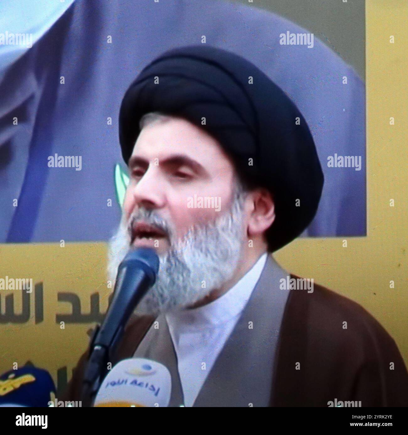 Lebanese shia cleric hi-res stock photography and images - Alamy