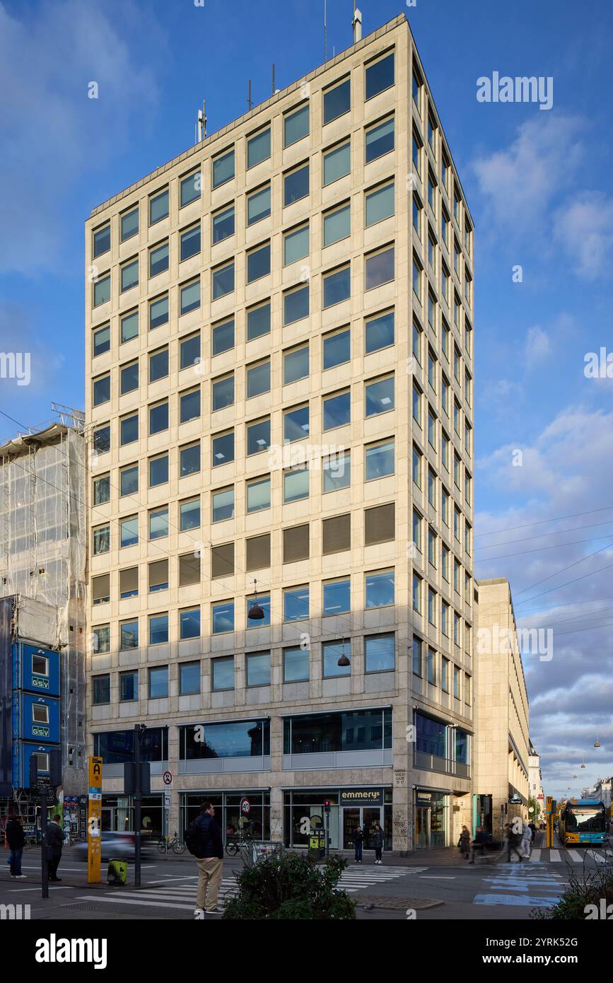 Nørreport, building designed by Ole Hagen, 1958; Nørre Voldgade ...