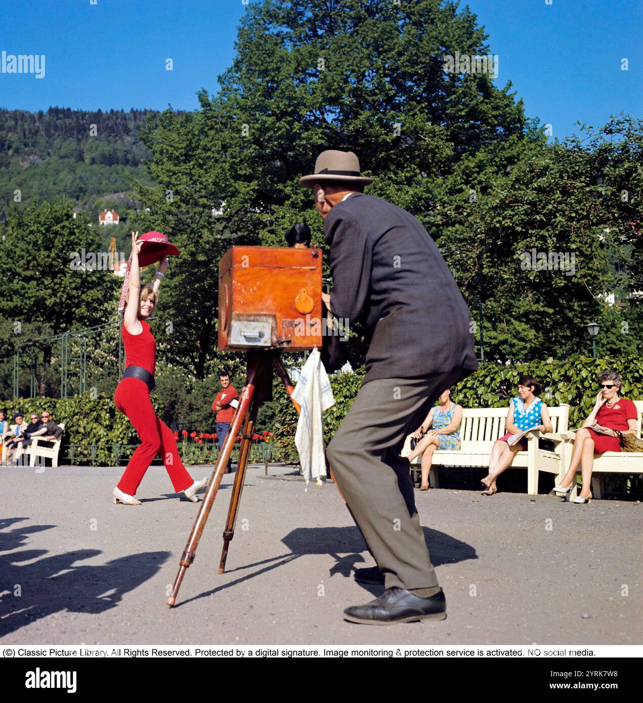 1960s photographer and model. The actress and singer Grynet Molvig ...