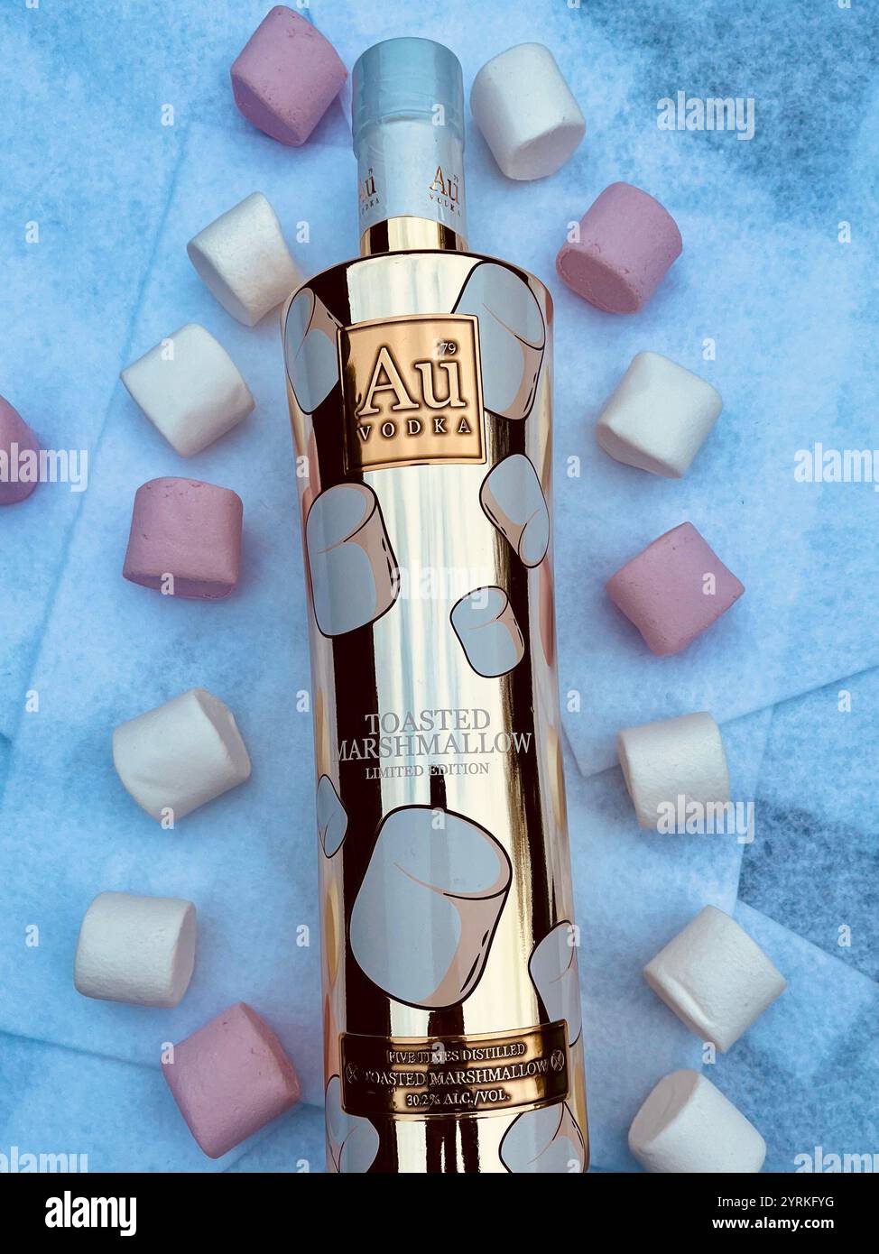 Au vodka 70cl hi-res stock photography and images - Alamy