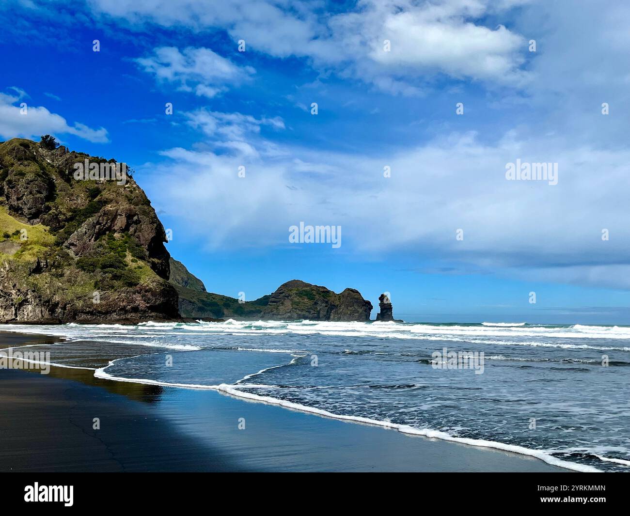 Piha beach new zealand smartphone stock photos and images - Alamy