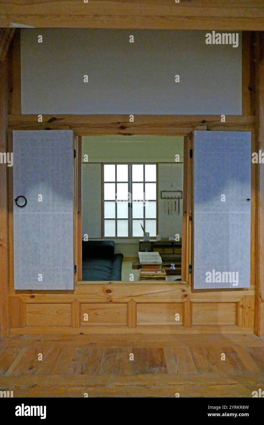 Model of a korean house from the Joseon period (1392-1910). It ...