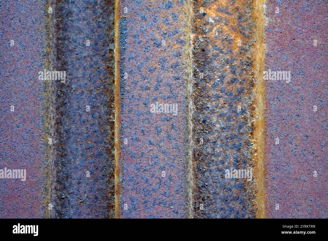 rusty textured background in metal with vertical lines Stock Photo - Alamy