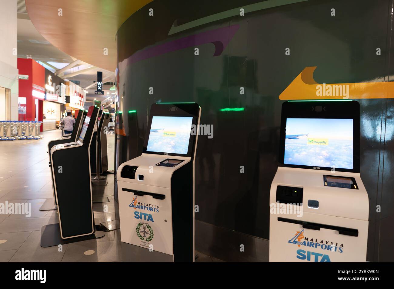 Airline boarding process hi-res stock photography and images - Alamy