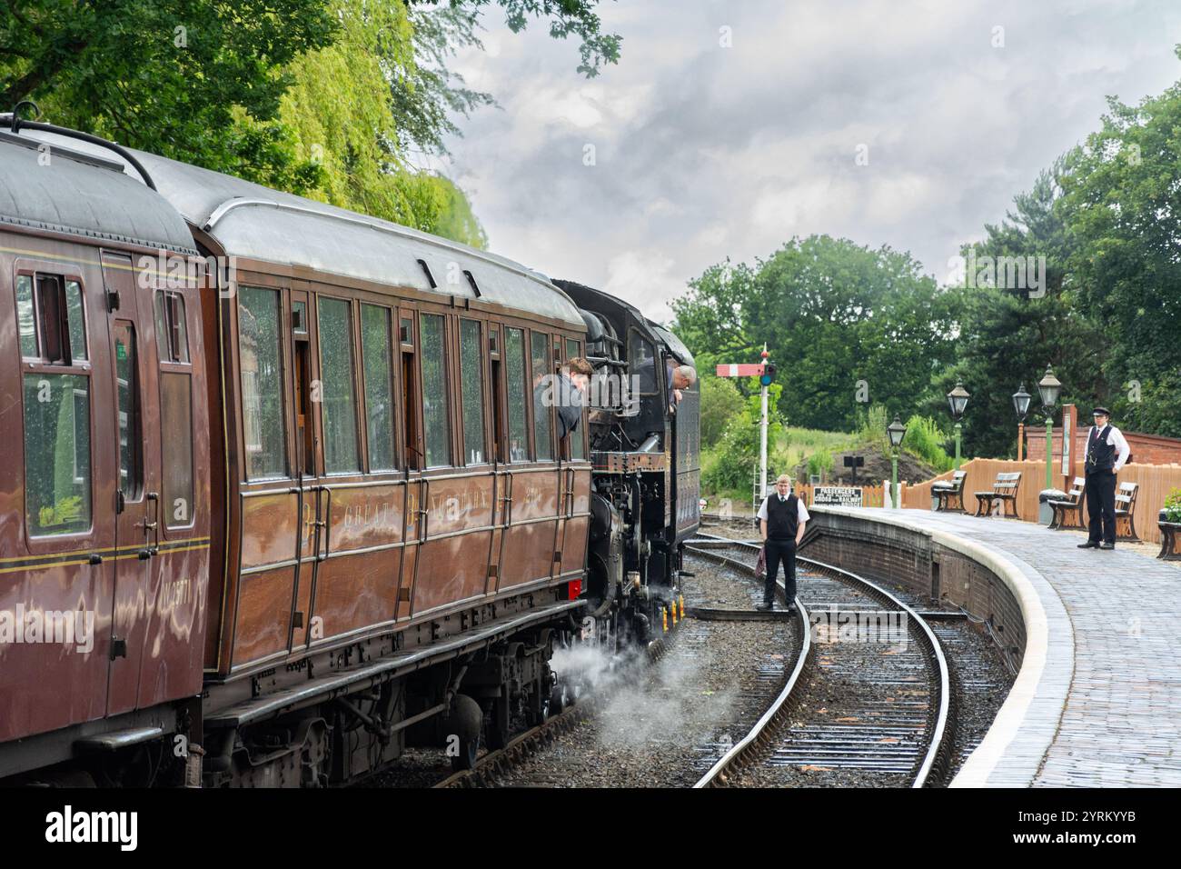Vintage steam locomotive stands hi-res stock photography and images - Alamy