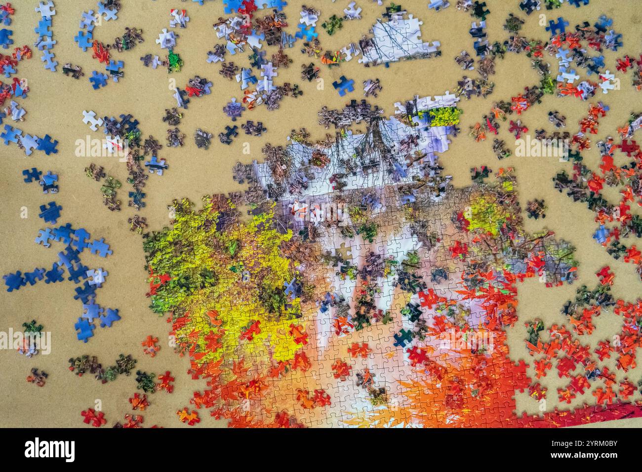 Broken up jigsaw puzzles hi-res stock photography and images - Alamy