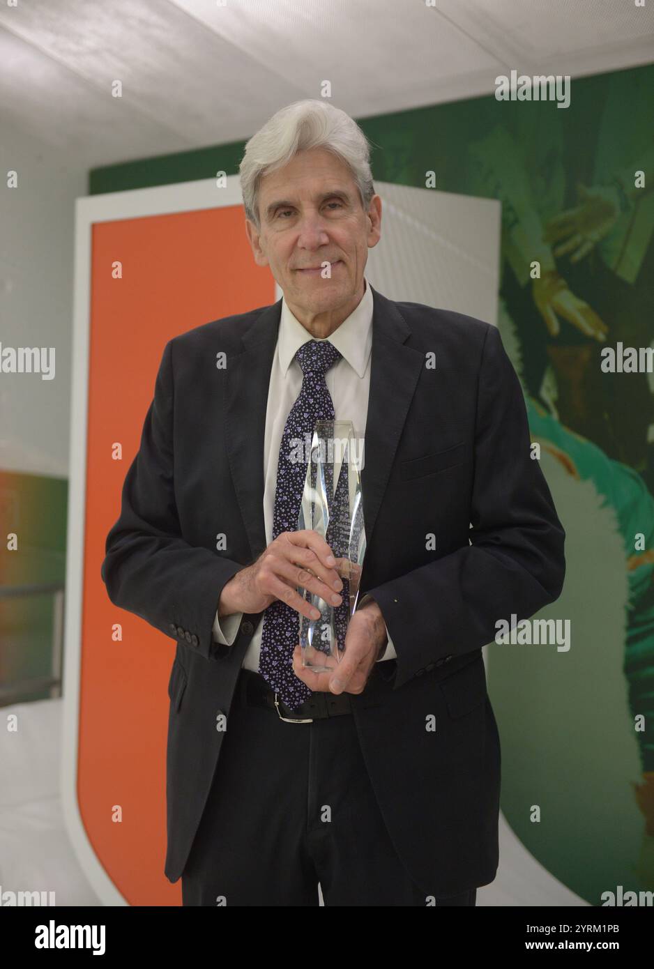 Dr julio frenk hi-res stock photography and images - Alamy