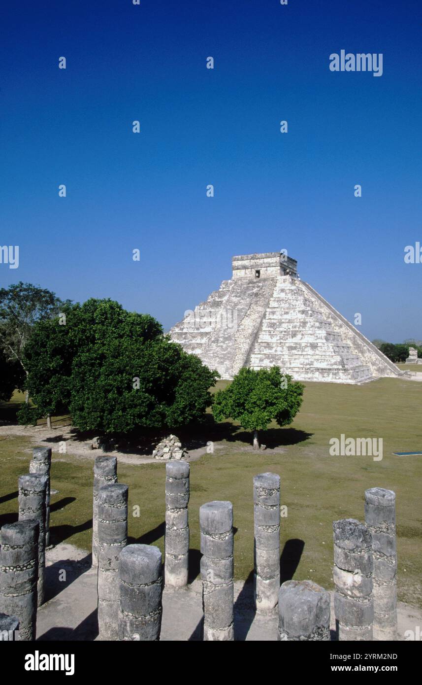 The Castle (Pyramid of Kukulcan) and the Thousand Columns. Chichén Itzá ...