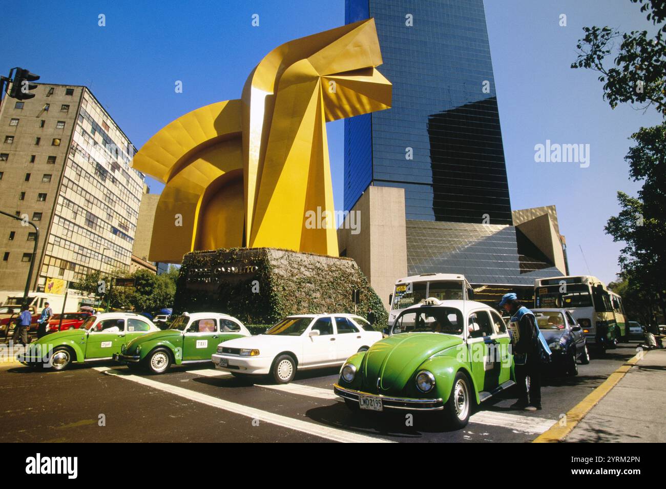 Torre Caballito, taxis and sculpture at Paseo de la Reforma avenue ...