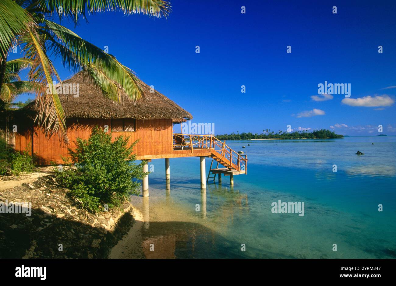 Bungalows at Pearl Beach resort. Aitutaki Lagoon. Cook Islands ...