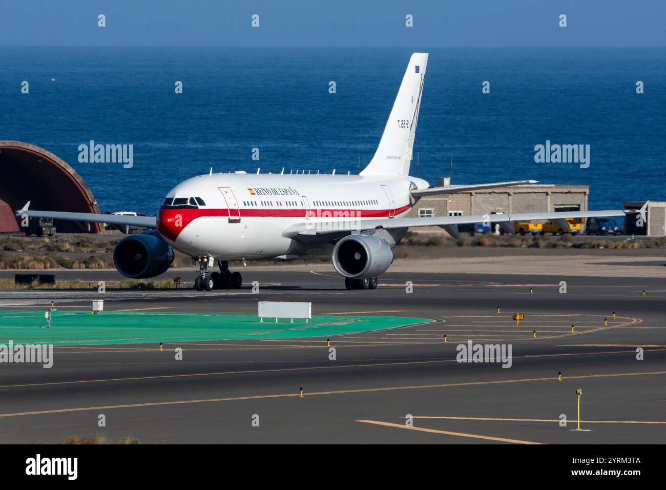 Government plane of the Spanish Air Force at the Gran Canaria airport ...