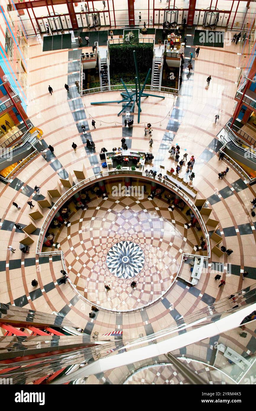 James r thompson center architecture hi-res stock photography and ...