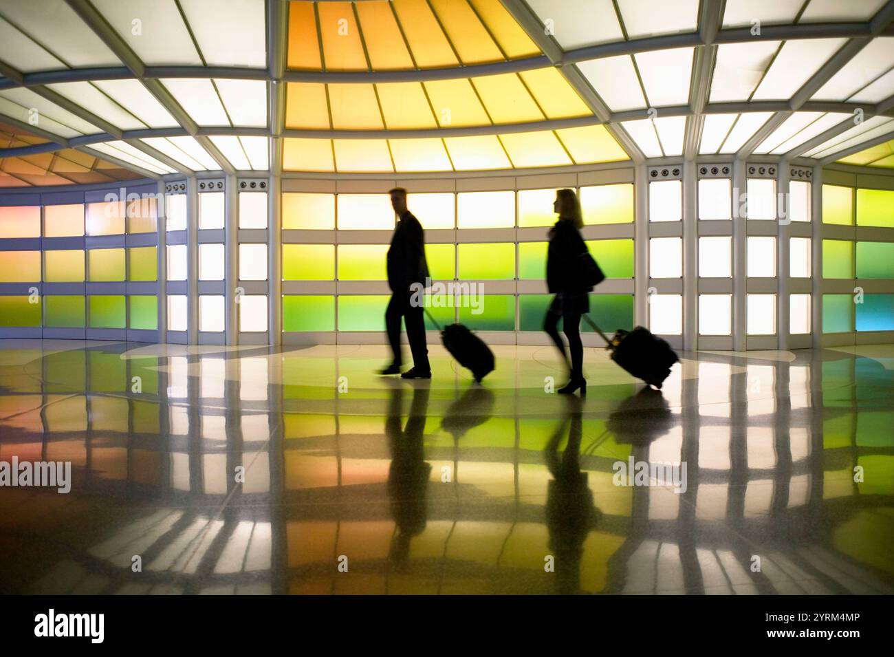 O Hare International Airport, commuters in passageway at United ...