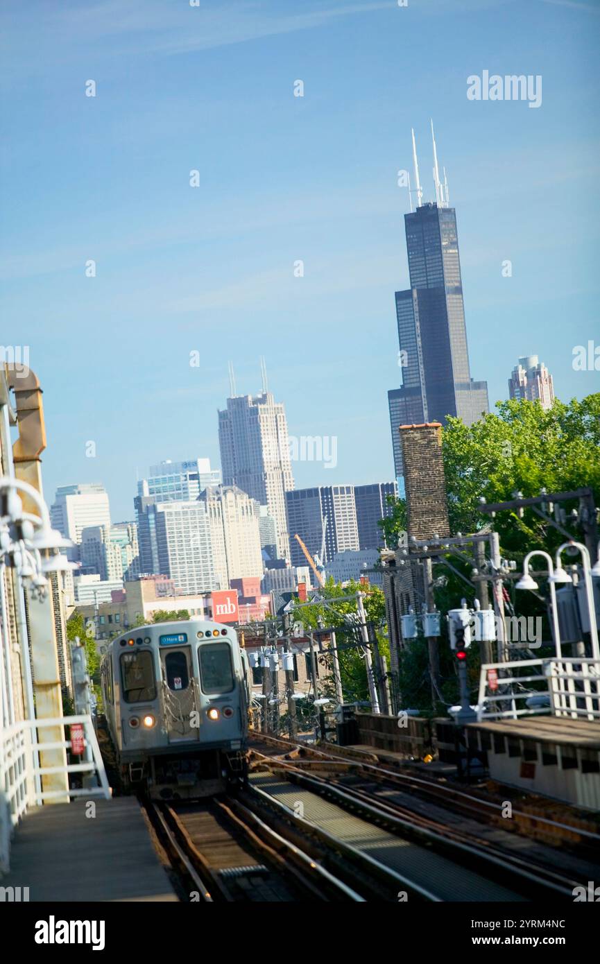 EL train and city view fron Wicker Park. North Side, Chicago. Illinois ...
