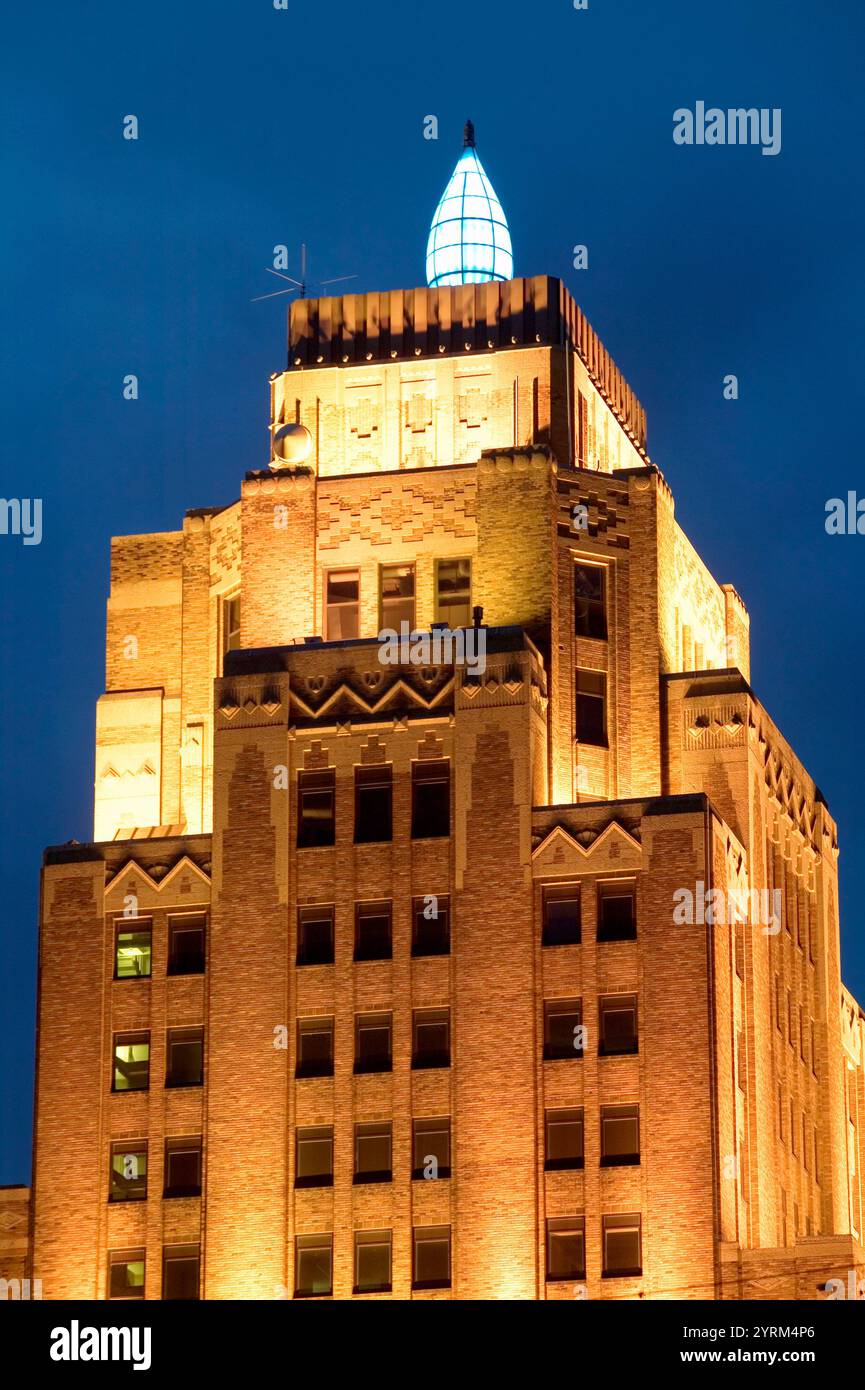 Gas light building milwaukee hi-res stock photography and images - Alamy