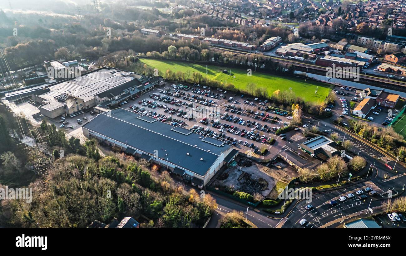 Empty retail property leeds hi-res stock photography and images - Alamy