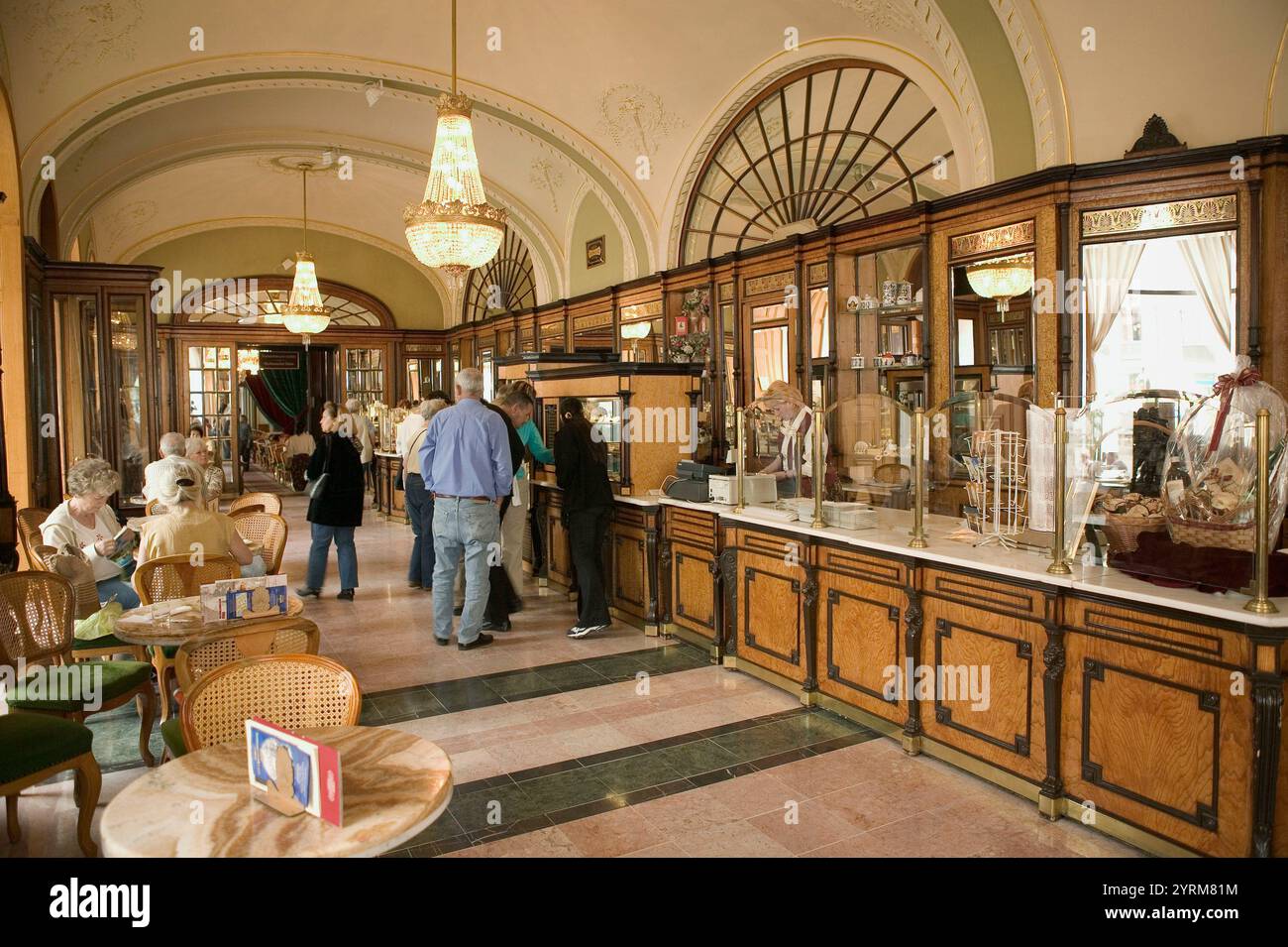 Interior of Gerbeaud Cake Shop (most famous in Budapest). Pest ...