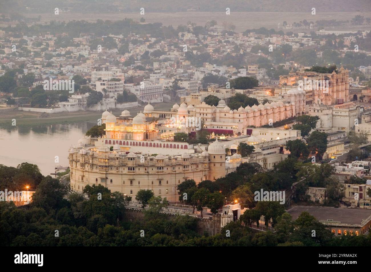 Old Udaipur and City Palace from Devi Temple Hill. Evening. Udaipur ...