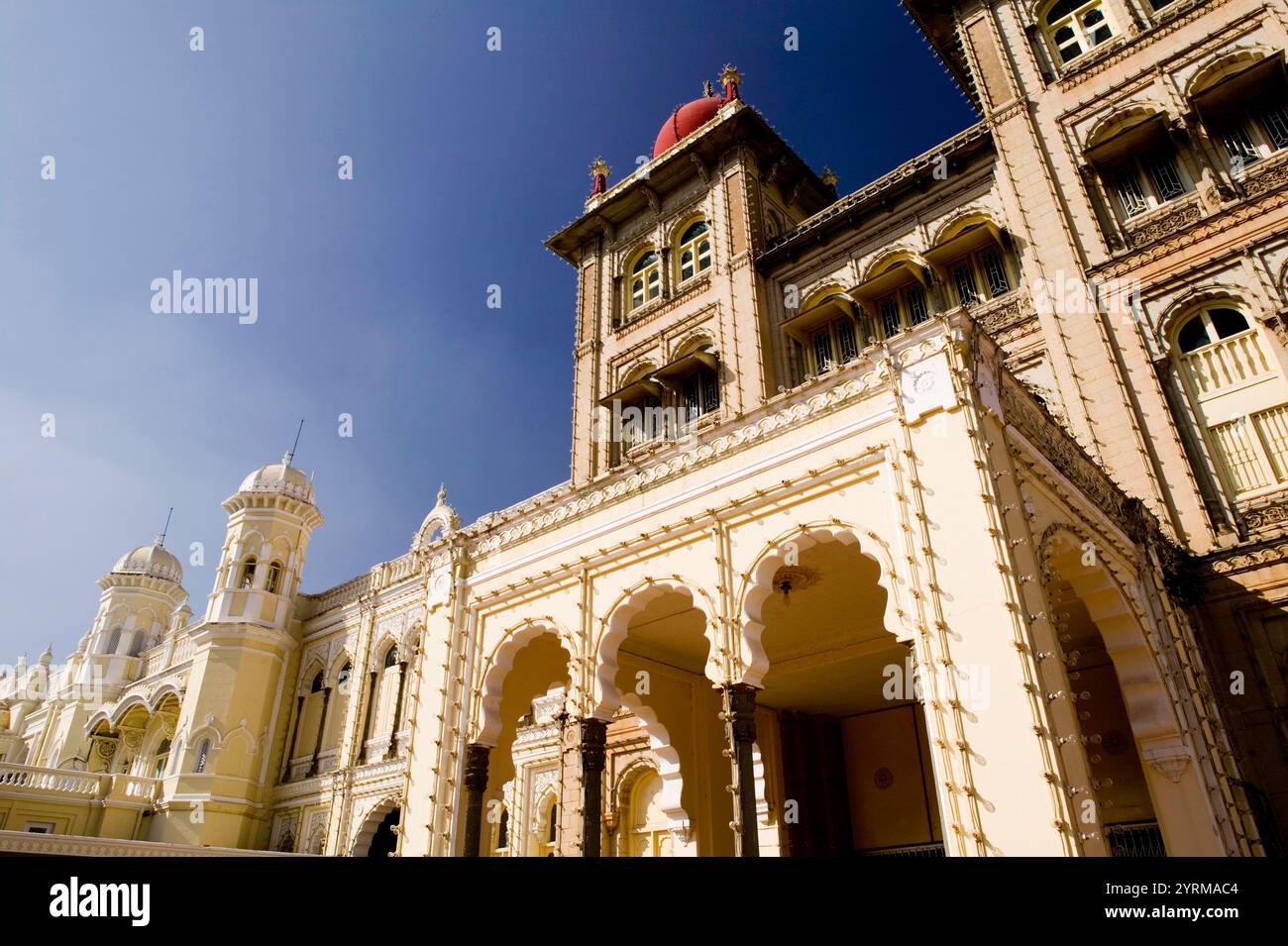 Majaraja s Palace (b.1912-Henry Irwin, British Architect). Exterior ...