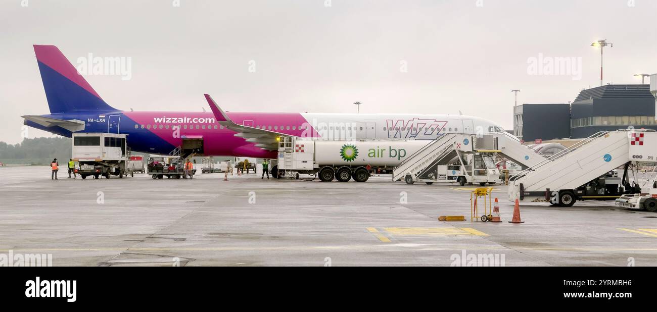 BOLOGNA, ITALY - OCTOBER 27, 2024: Airbus A321-231 aircraft of Wizzair ...
