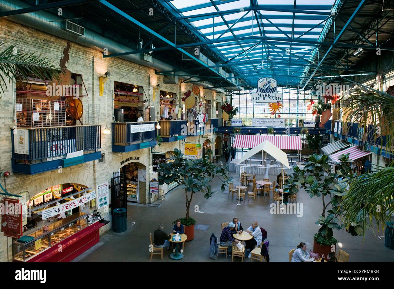 Inside the forks market hi-res stock photography and images - Alamy