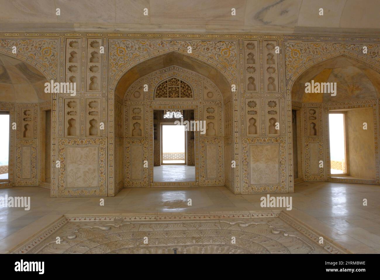Inside the Agra Fort Stock Photo - Alamy