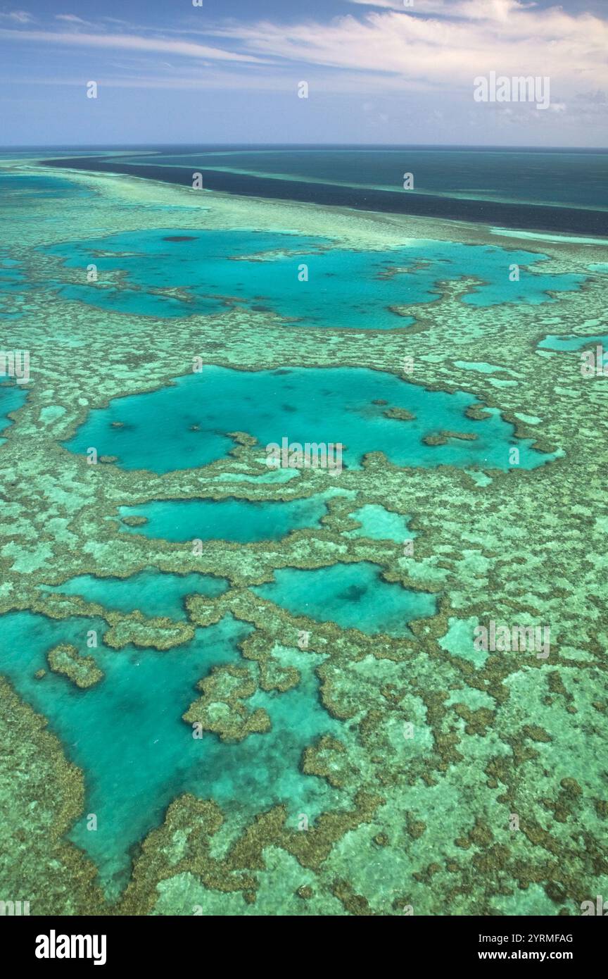 AUSTRALIA - Queensland - WHITSUNDAY COAST - Great Barrier Reef: Aerial ...