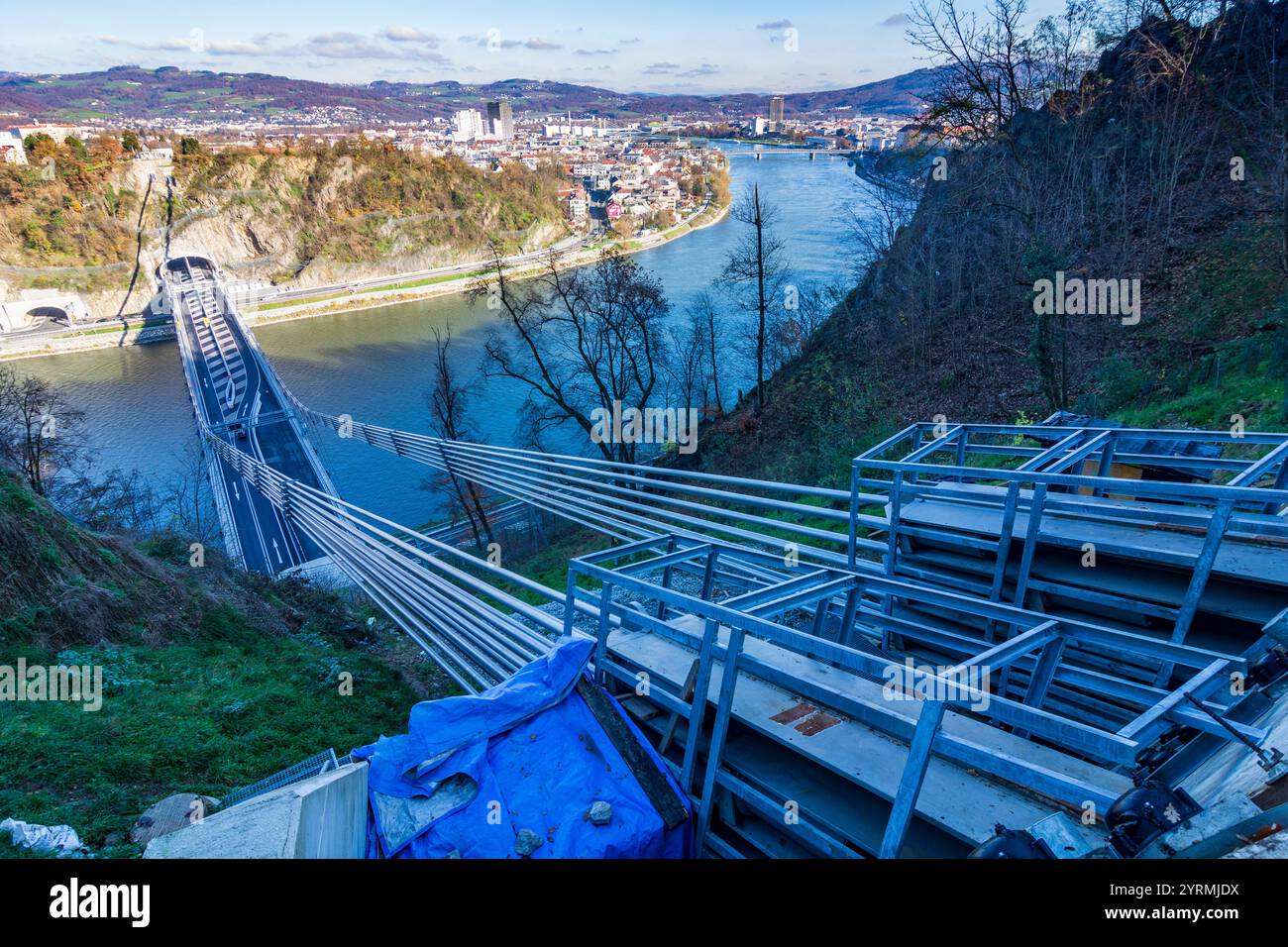 Linz: freeway A26 bridge Donautalbrücke, the bridge is the longest ...